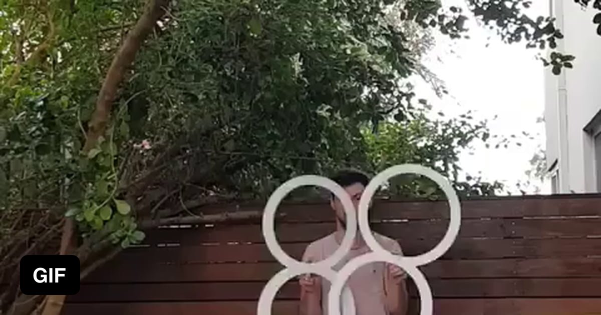 This mesmerizing ring manipulation - 9GAG