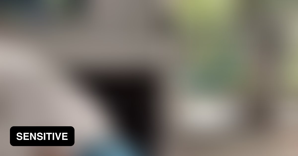 JoJo flashing on IG - 9GAG