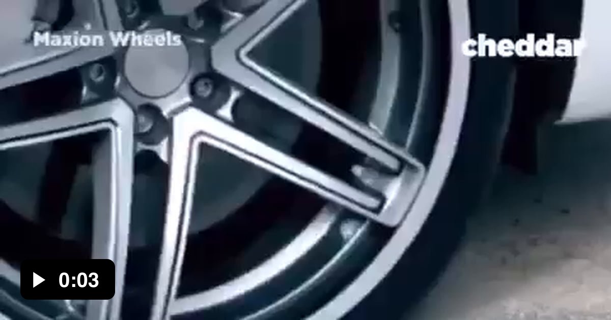 The way these rims bend on a pothole - 9GAG