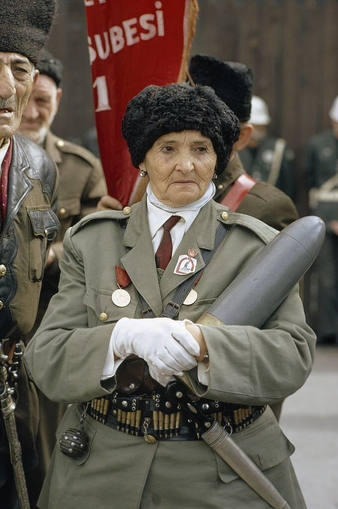 Turkish female war veteran who fought in Turkish Independence War of ...