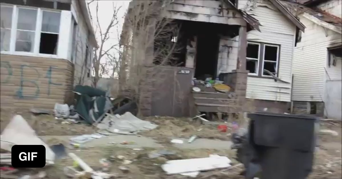 Detroit neighborhood looks like a war zone. - 9GAG