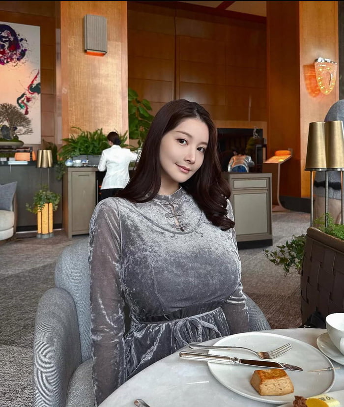 Sitting pretty - 9GAG