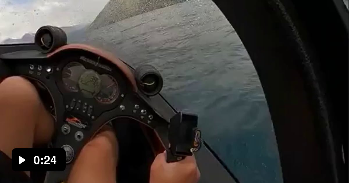 Speed boat or Submarine? - 9GAG