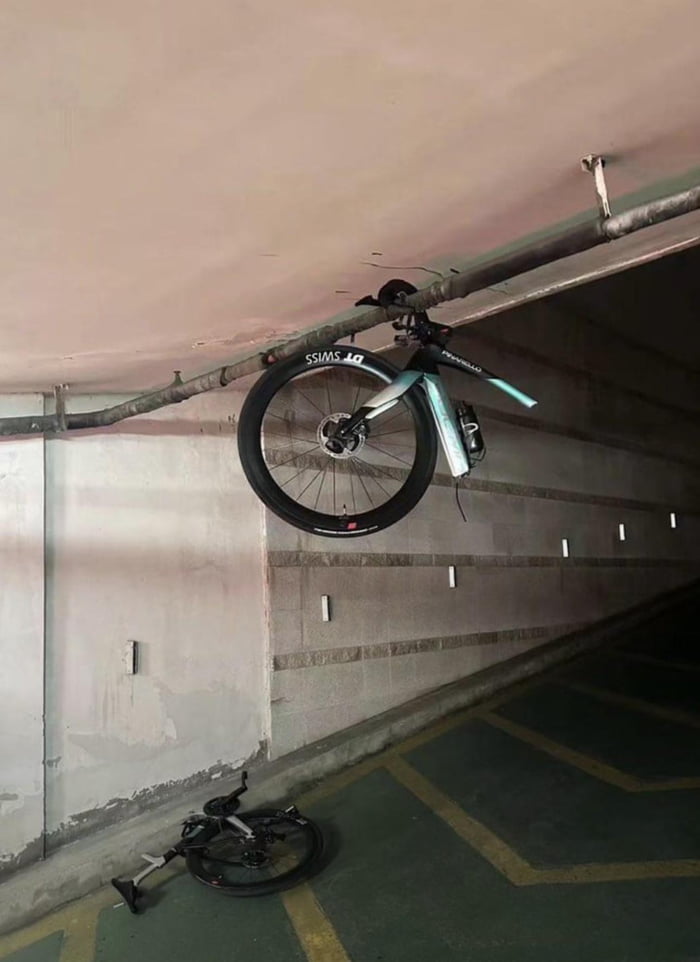 HolUp roof rack - 9GAG