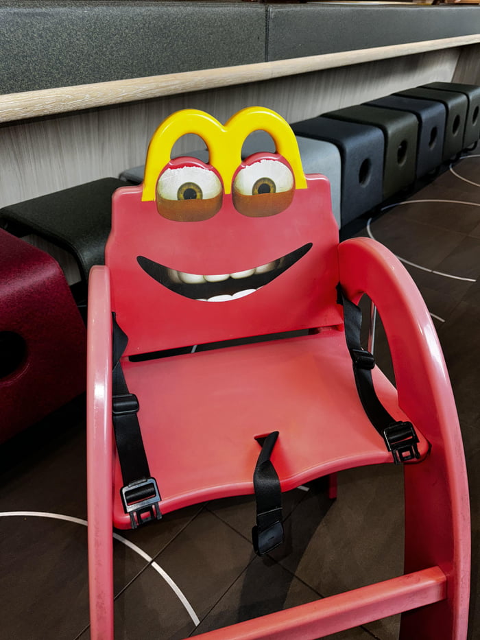 This creepy chair at McDonalds freaked me out - 9GAG