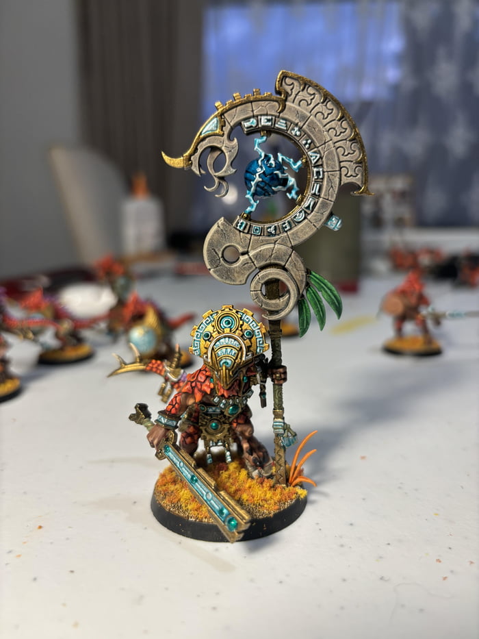 Finished painting a Saurus Astrolith Bearer! - 9GAG