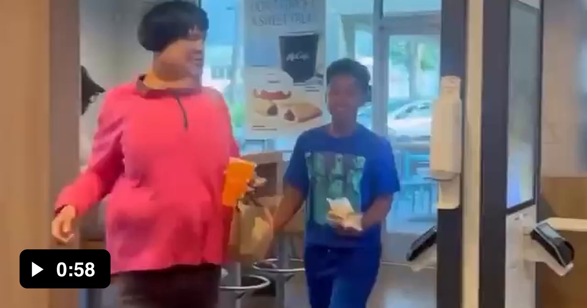 Excuse me, he asked for no pickles. - 9GAG