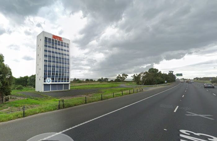 Introducing the most useless ARTWORK in Melbourne $1.2M TAXPAYERS money ...