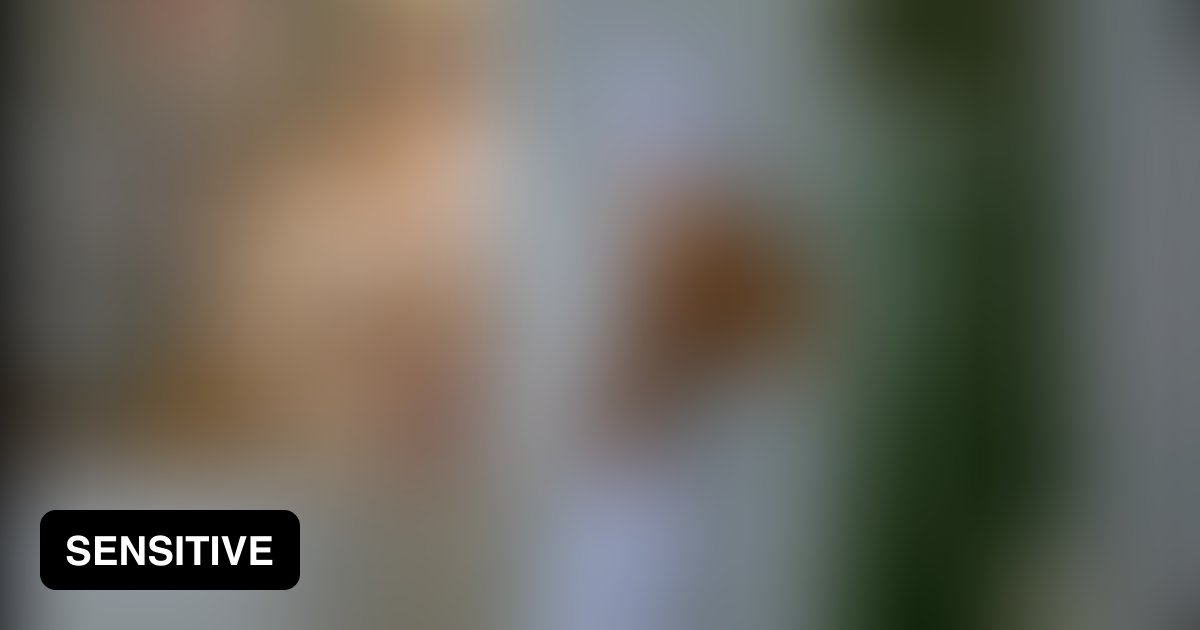 Demi Moore in "Strip Tease" - 9GAG