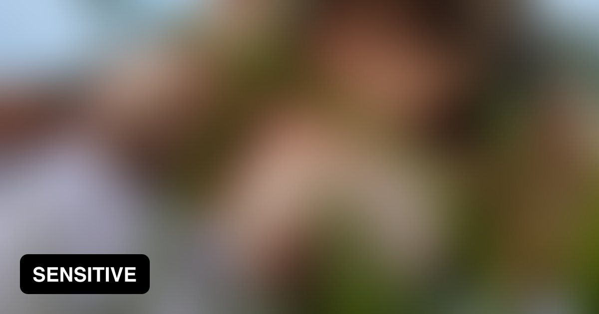 Amazing MILF tits in the garden last night - 9GAG