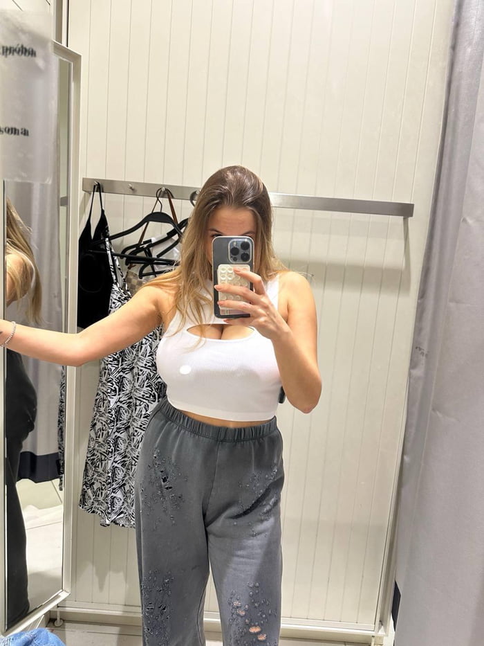 Trying new dress - 9GAG