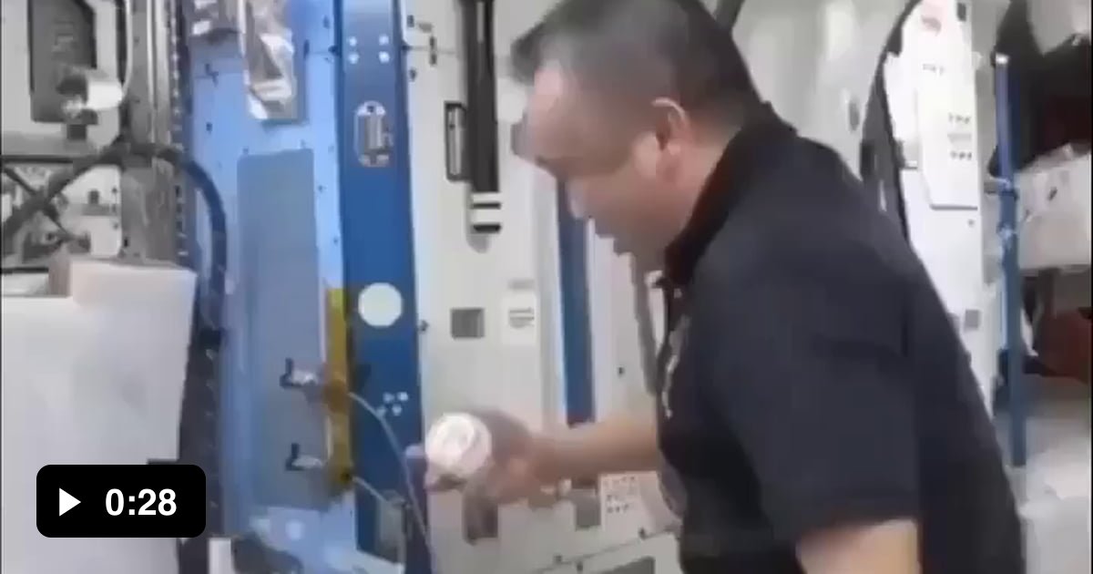 When you miss baseball but you're in space... - 9GAG