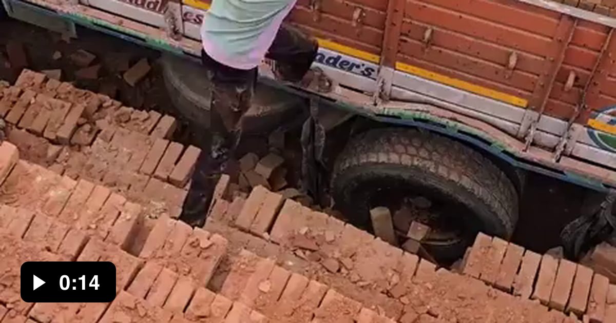 This guy is a human brick-throwing machine - 9GAG