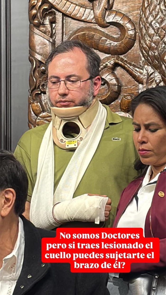 A ver, si trae lesionado el cuello, porque el cabestrillo colgado del ...