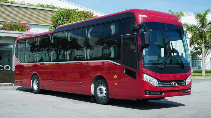 Posting pictures of buses every year #9 - 9GAG