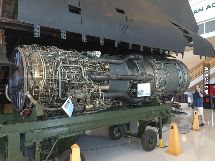 Exposed engine of a SR-71 Blackbird - 9GAG