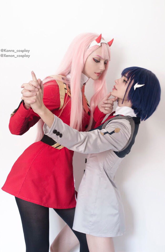 Ichigo and Zero Two by kanra_cosplay and xenon_cosplay - 9GAG
