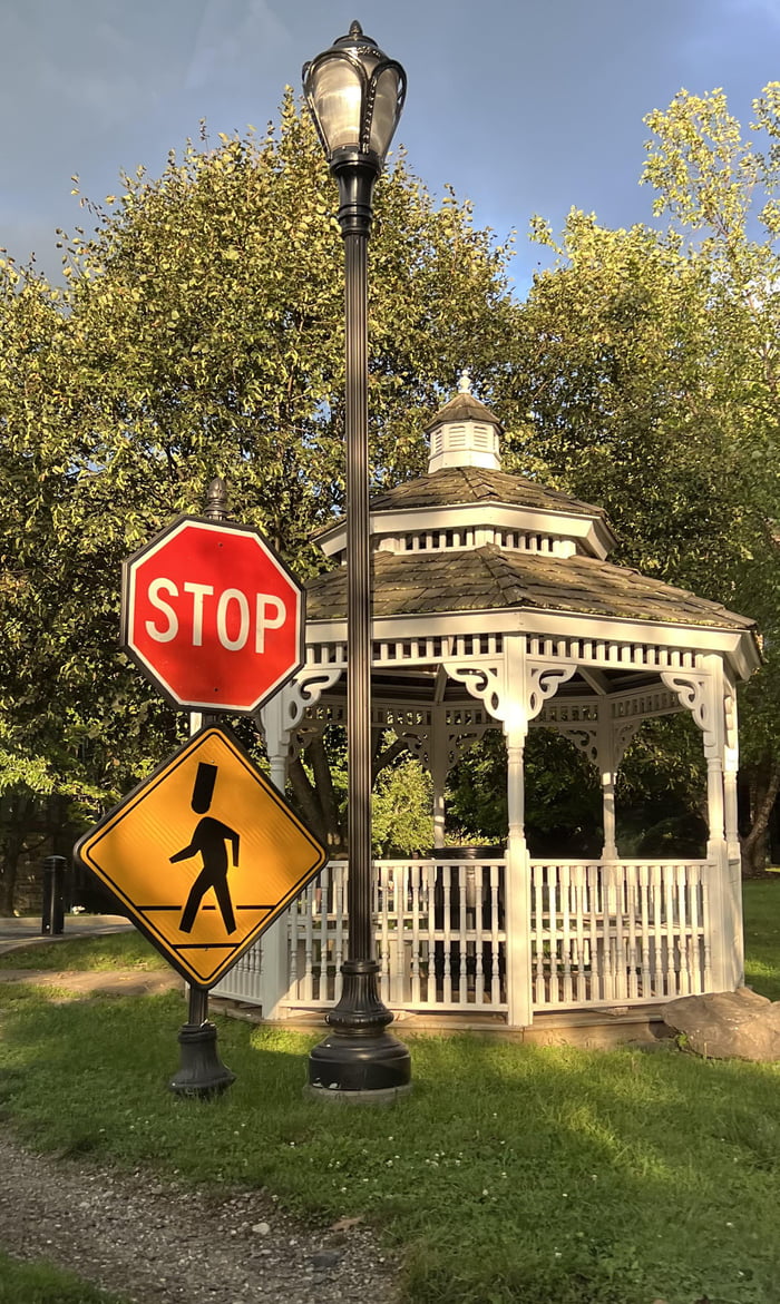 Crosswalk Sign at Culinary Institute of America - 9GAG