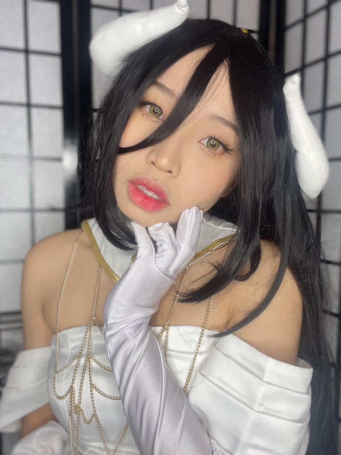 Albedo wants her bone daddy 😈🥵 - 9GAG