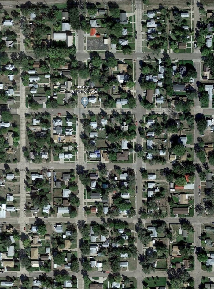 Every American Town/City is planned like this. Properly divided into ...