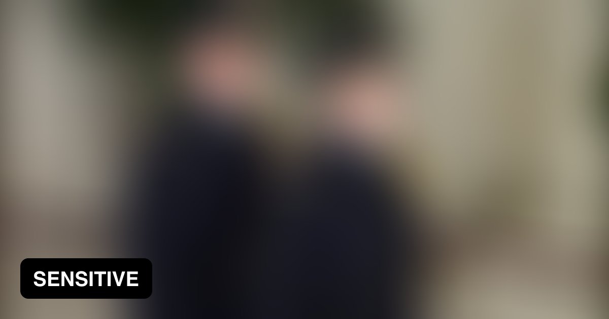 Collapsing of the guard - 9GAG