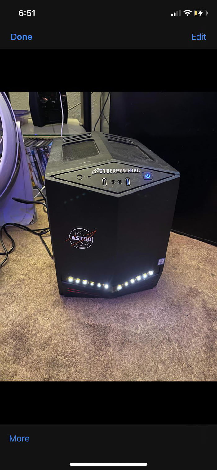 Anyone know what type of case this is? - 9GAG