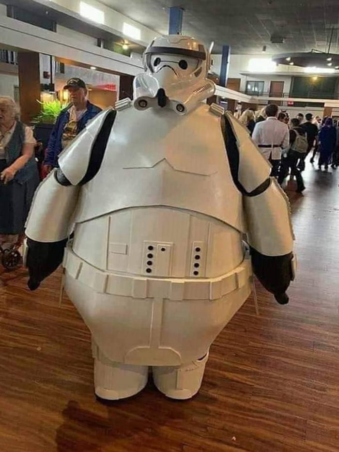 This absolute unit of a stormtrooper - 9GAG