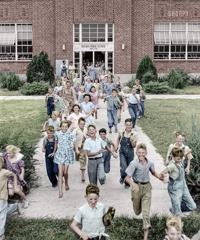 School's Out: 1942- Acetate negative by Arthur Rothstein - 9GAG