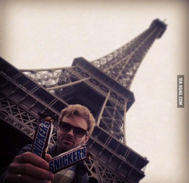 Snickers in paris! - 9GAG