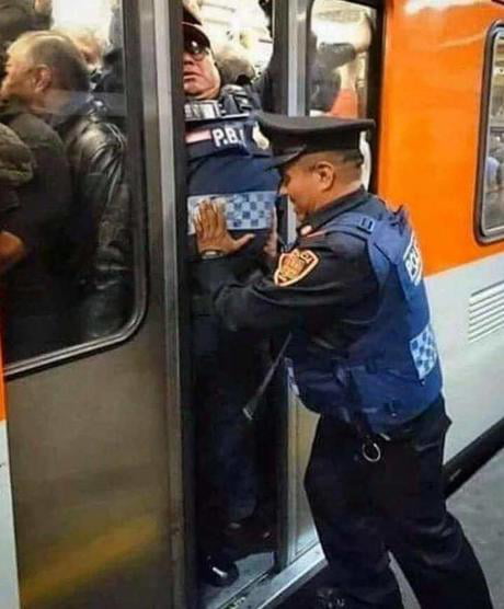 Push or Pull... - 9GAG