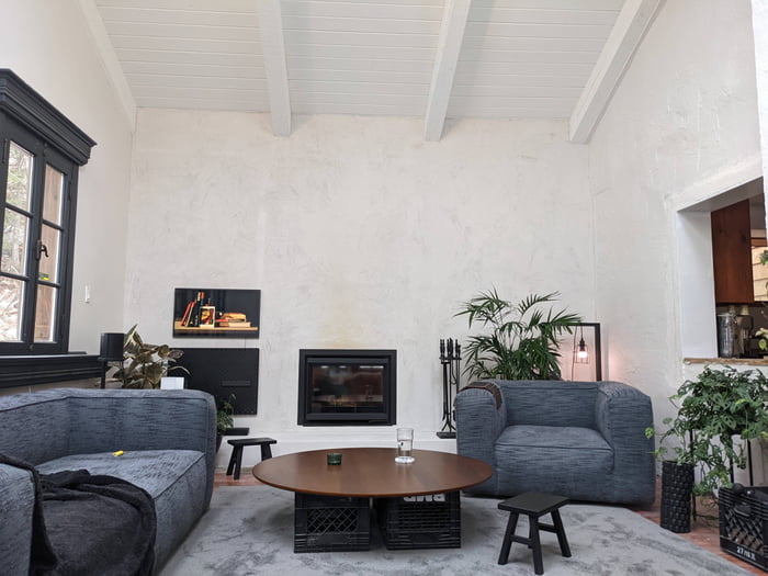 Living room, QC, CAN - 9GAG