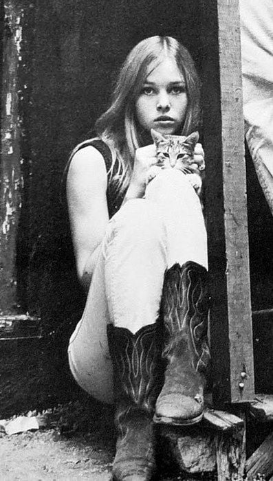 Michelle Phillips of The 'Mama and the Papas' :: 1960′s - 9GAG