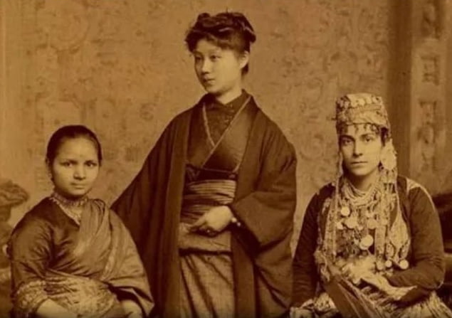 All three women in this 1885 photograph were the first licensed female ...