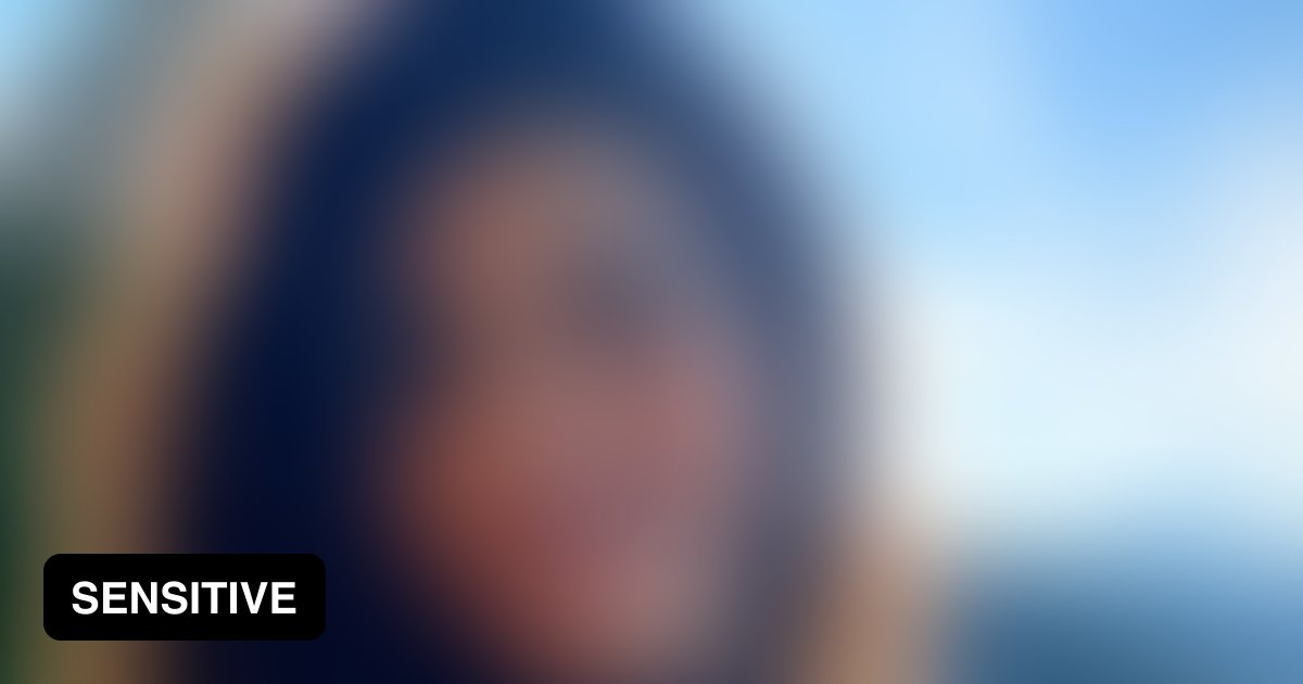 Pretty face and a perfect rack - 9GAG