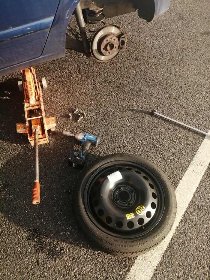 Let's see who can notice what's wrong here? - 9GAG