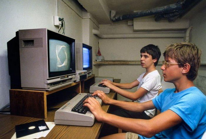 Students at computers Commodore 64, 1986, Budapest - 9GAG