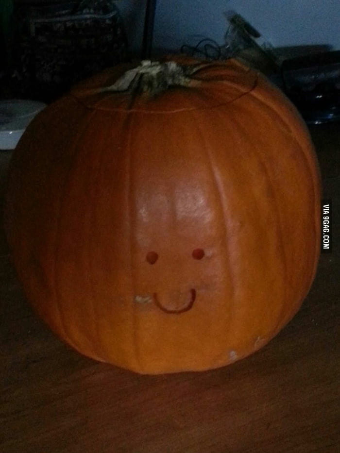 Finished carving my pumpkin.. What do you think? - 9GAG