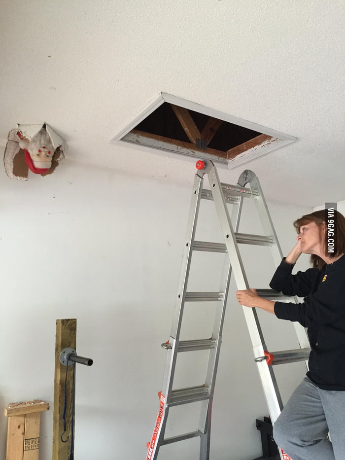 Ceiling Santa is watching you - 9GAG