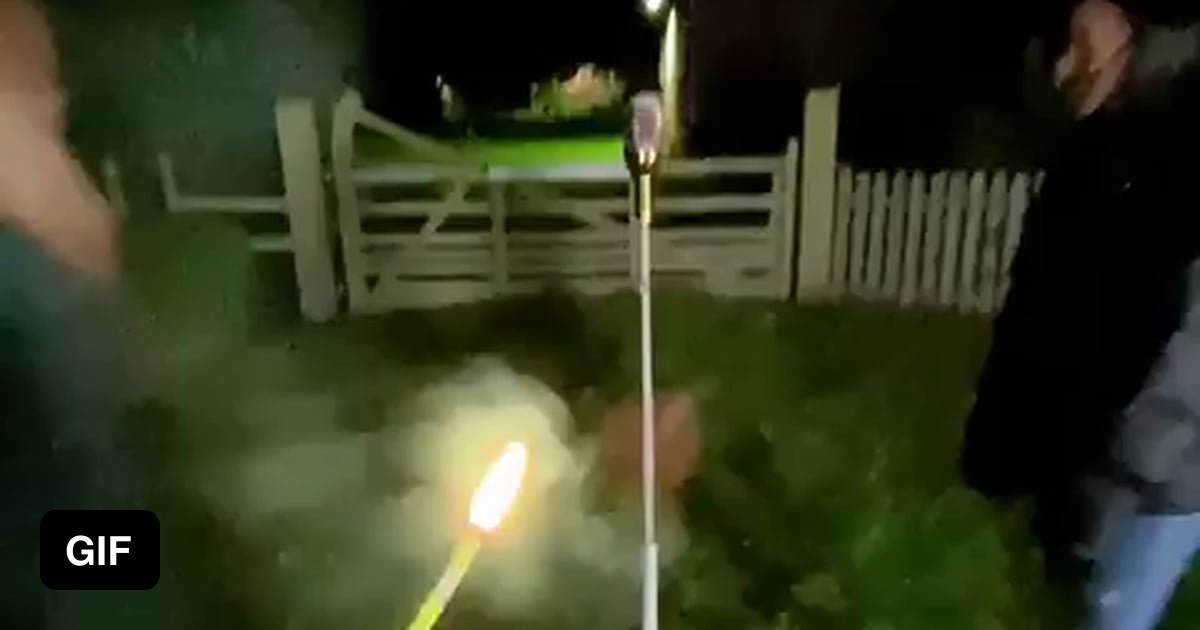 Oh those bootleg fireworks. - 9GAG
