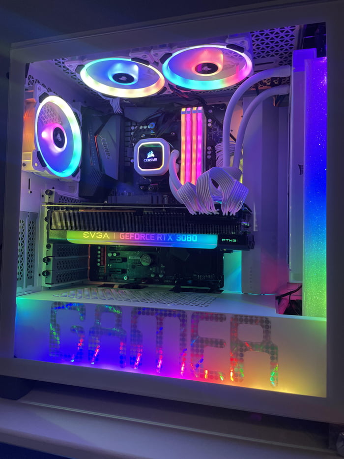 34 y/o gamer girl who finally got her dream rig - 9GAG