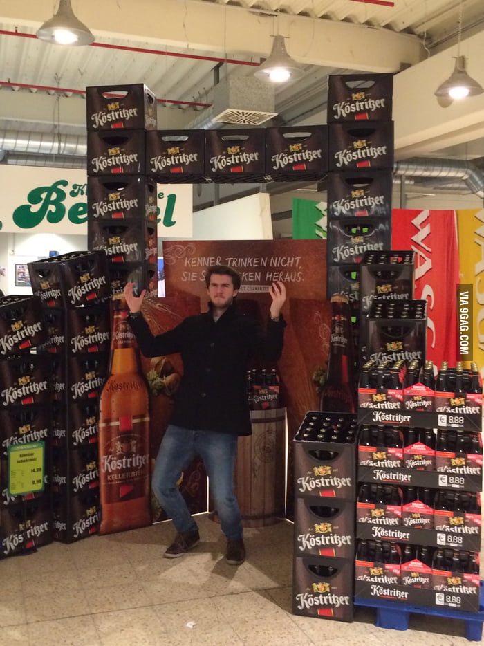 I present: THE THRONE OF BEERS - 9GAG