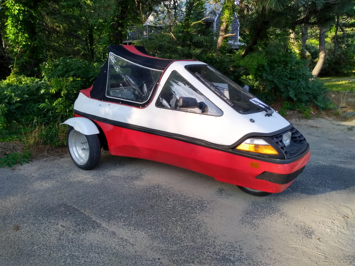 Custom 1982 single person 3 wheeled car - convertible of course! - 9GAG