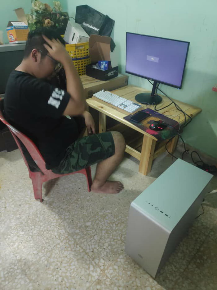 Rate my setup guys, the chair is the most expensive thing in the pic.. - 9GAG