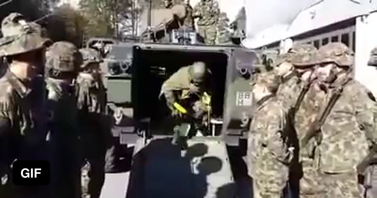 Meanwhile in the Army... - 9GAG