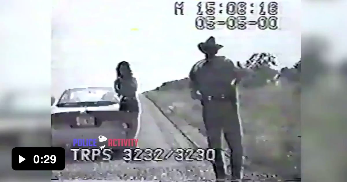 This officer has definitely had this happen on a traffic stop before. - 9GAG