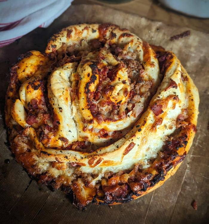 Fully Loaded Stuffed Pizza Bread - 9GAG