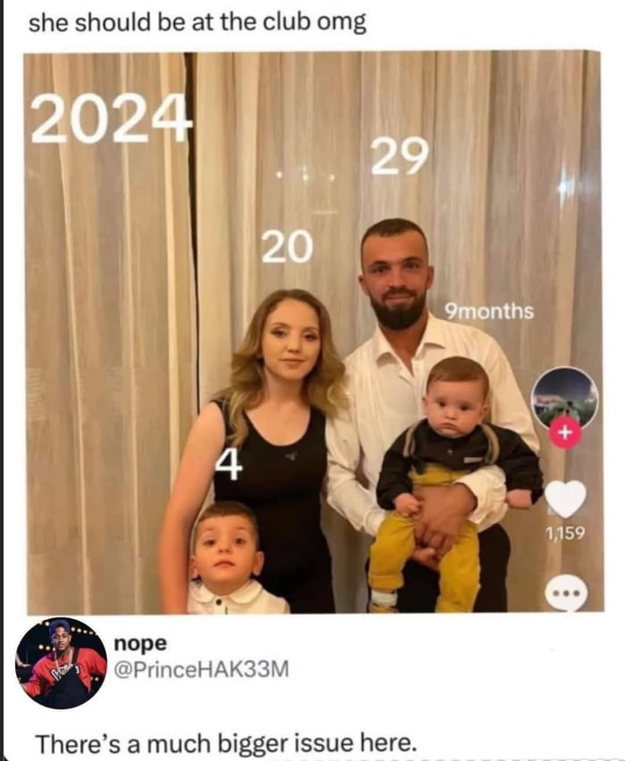 Family photo from the future, what a timeline - 9GAG