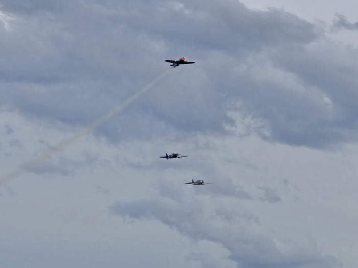 Three T-6 flying a missing man - 9GAG