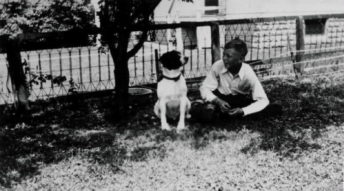 CHARLES M. SCHULZ and the original ‘Snoopy’. (taken in 1935 it shows ...