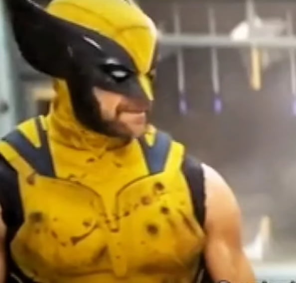 FFFFFFFFFFFFFF**K YEAH They got his comic accurate mask on!!! And it ...